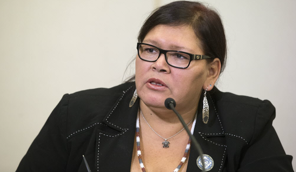 Femmes Autochtones Du Québec Réclame Labolition De La Loi Sur Les